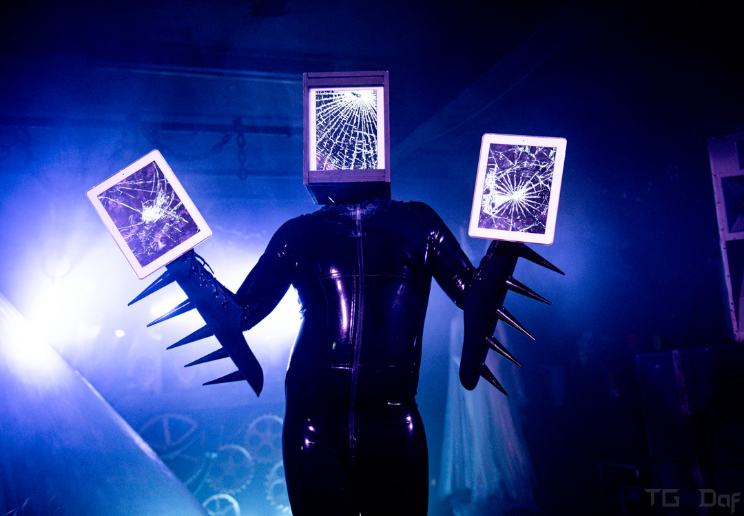 Dragging the Digital: Tech Revolutions and Drag Performance • Container ...